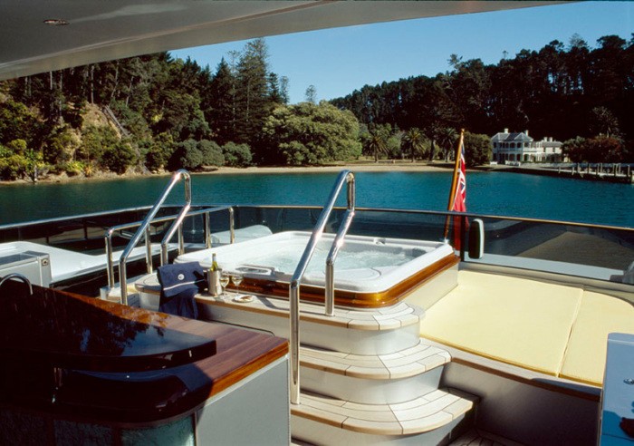 Yacht AD LIB, Alloy Yachts | CHARTERWORLD Luxury Superyacht Charters